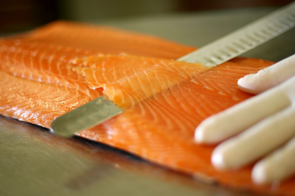 Saumon fumé Norvège - Tranché Main - Bande 1 Kg fixe | Cissey Marée